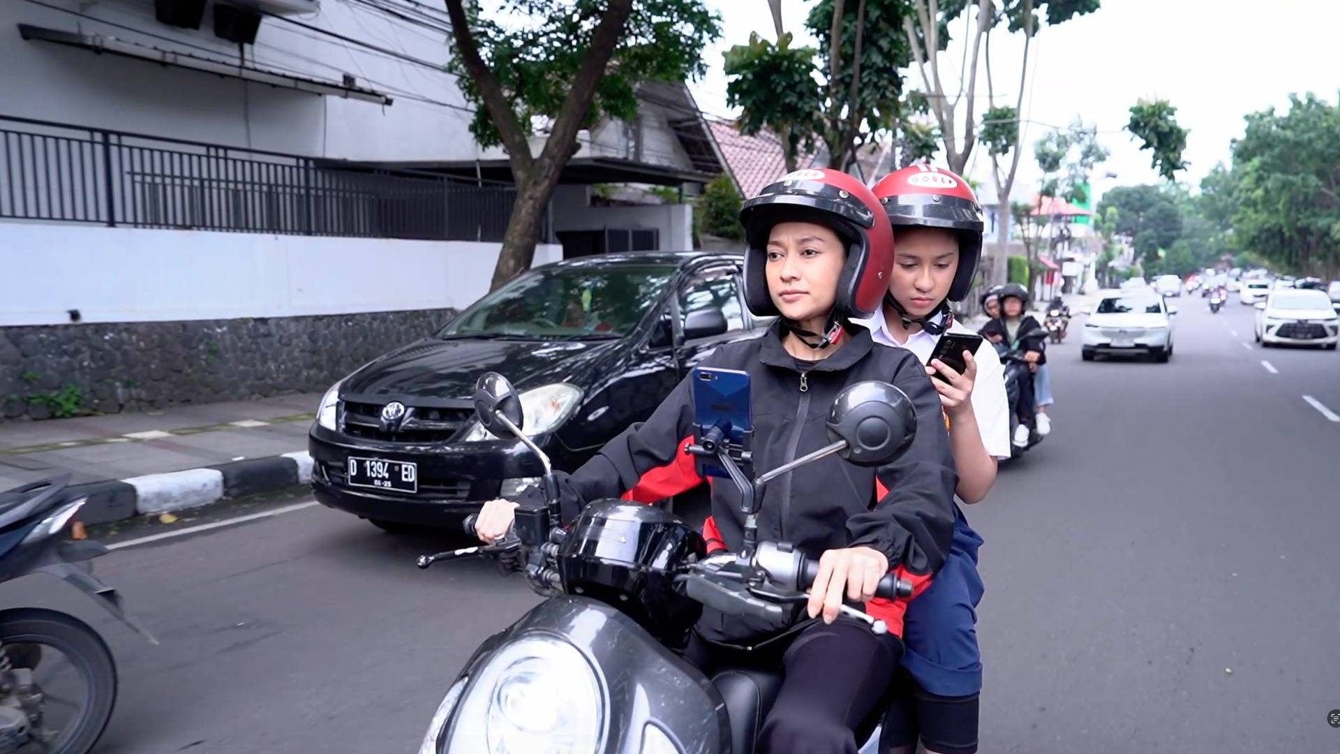 VISION+ - Gober Parijs Van Java / S1 E3 Episode 3