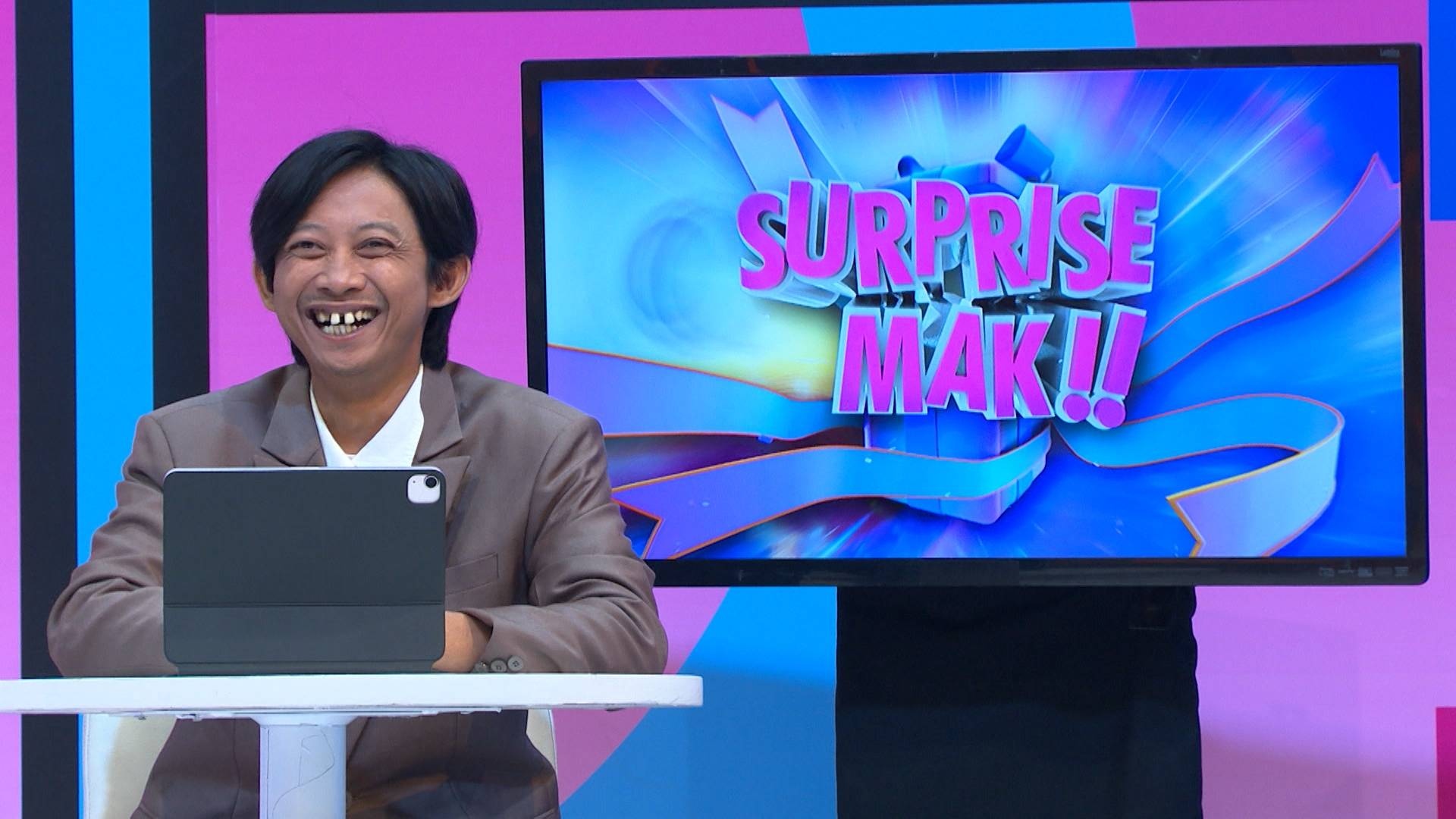 VISION+ - Surprise Mak!! / S1 E1 Episode 1